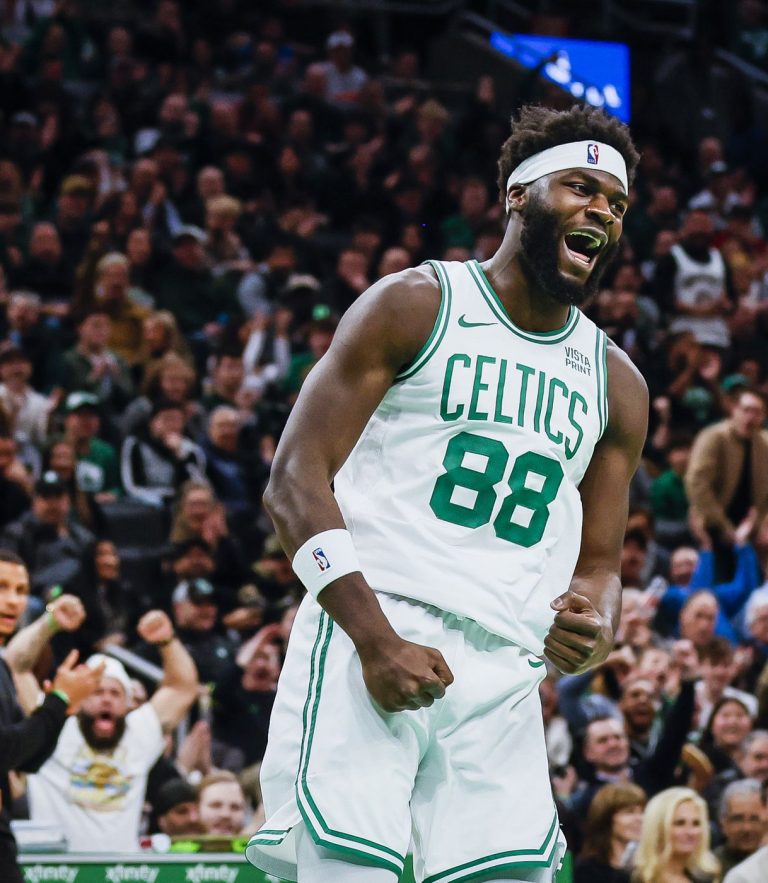 Neemias Queta a titular ajuda regresso dos Boston Celtics às vitórias