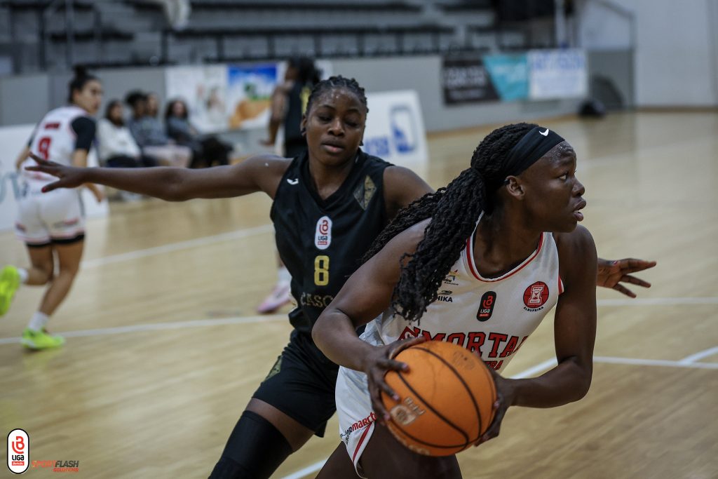 Melissa Akullu lidera 5 ideal da 17.ª jornada